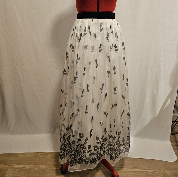 Skirts | Size 6 Vintage White Black Skirt | Poshmark